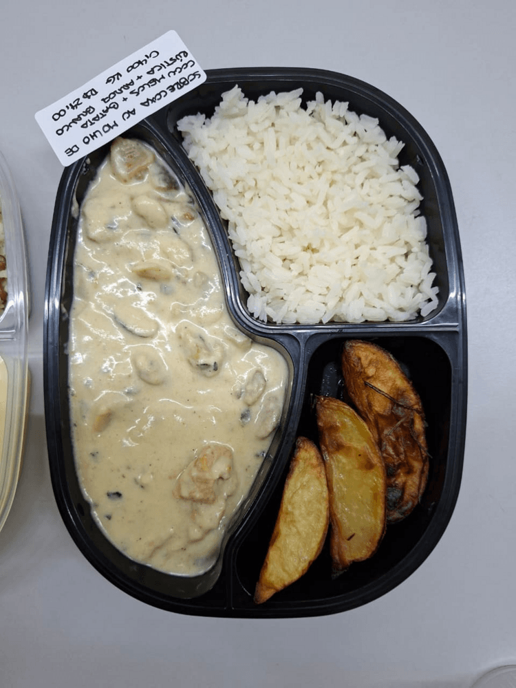 Sobre Coxa Com Batata E Arroz Supernosso 1Kg